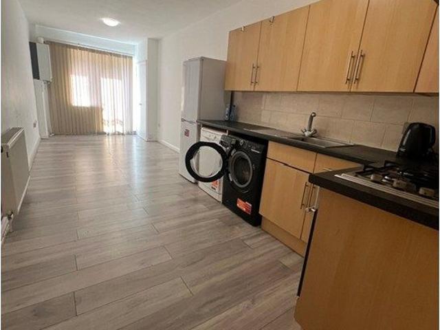 Ivory Court, London E9, 1 bed flat to rent, £1,500 pcm | PrimeLocation