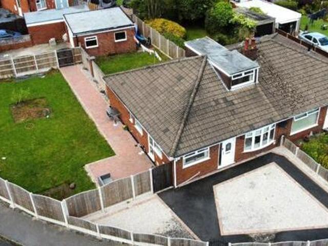 Ivanhoe Avenue, Lowton, 3 Bedroom Semi detached