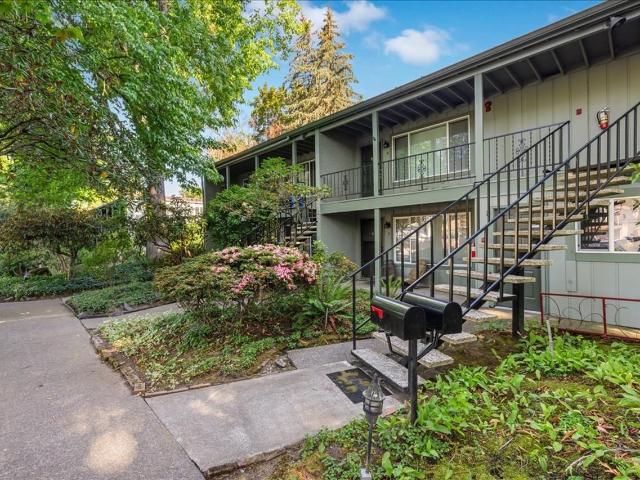 Ivanhoe Apartments 1 Bedroom Apartment for Rent at 2305 State St, Salem, OR 97301 Northeast Neighbors