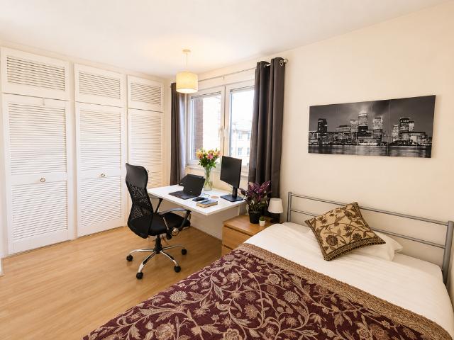 Ivanhoe House – Room 4