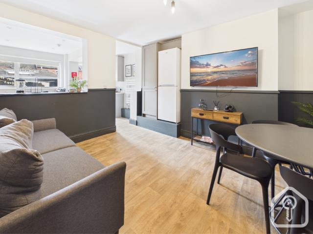 Ivanhoe Road Room 5
