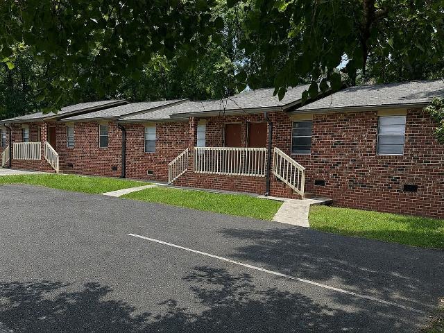 Ivey Creek Apartments 1 Bedroom Apartment for Rent at 7131 Stall Rd, North Charleston, SC 29406
