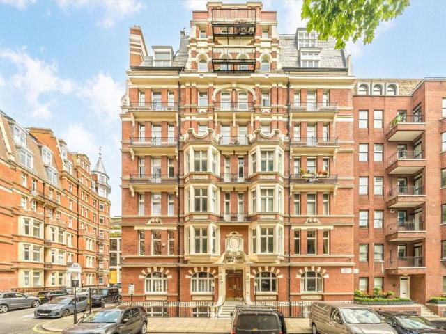 Iverna Court, London W8 2 bed flat to rent £5,500 pcm £1,269 pw
