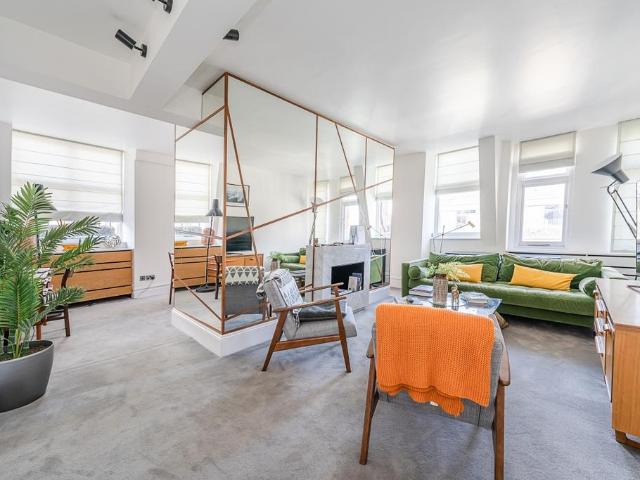 Iverna Court London W8 2 bed flat to rent £7,500 pcm £1,731 pw