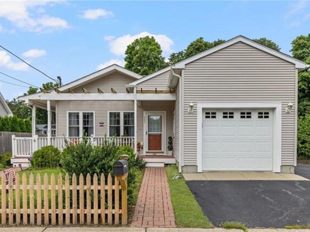 Ives Rd, Warwick, Home For Sale