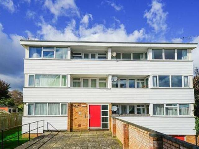 Ivester Court, Wing Road, 2 Bedroom Apartment