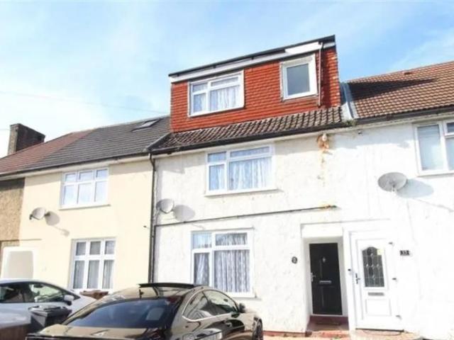 Ivinghoe Road, Dagenham RM8, 4 bed terraced house to rent, £2,875 pcm | PrimeLocation