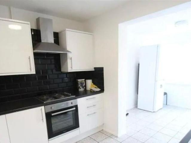 Ivinghoe Road, Dagenham 4 bed terraced house to rent £2,750 pcm £635 pw