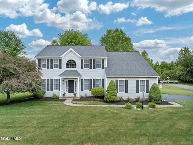 Ivywood Dr, Selkirk, Home For Sale