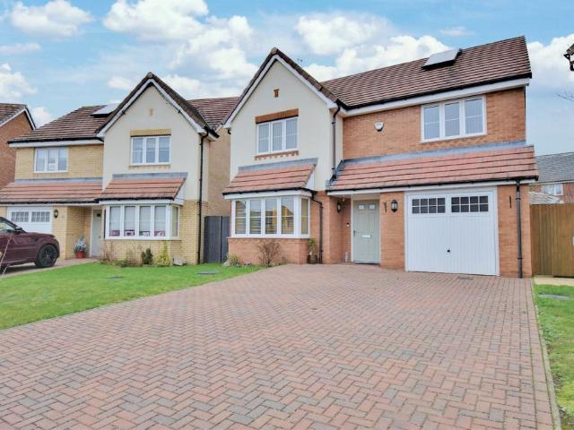 Ivy Close, Hertfordshire WD25 4 bed detached house to rent £3,200 pcm £738 pw