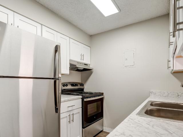 Ivy Crossing 1 Bedroom Apartment for Rent at 2470 S Quebec St, Denver, CO 80231