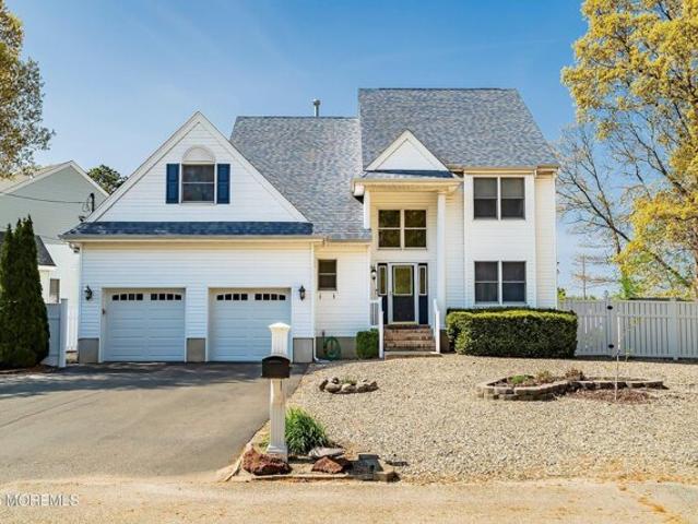 Ivy Ct, Bayville, Home For Sale