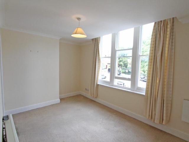 Ivy House, South Bar Street, Banbury, Oxon OX16, 1 bed flat to rent, £850 pcm | PrimeLocation