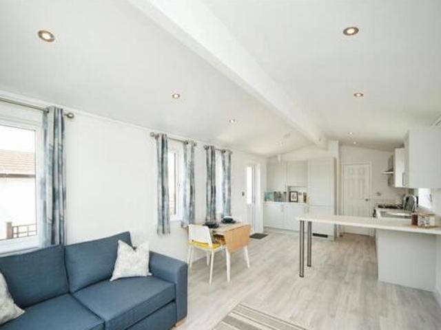 Ivy House Park, Henlade, 2 Bedroom Park