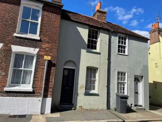 Ivy Lane Canterbury CT1 2 bed terraced house £1,000 pcm £23.