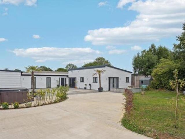 Ivy Lane, Great Brickhill, 4 Bedroom Detached