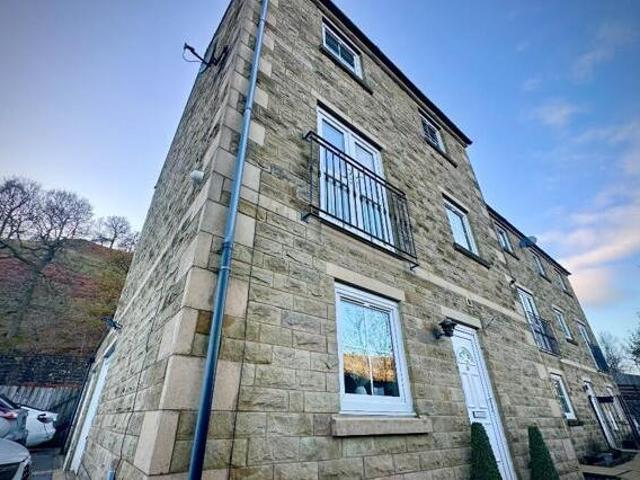 Ivy Place, Todmorden, 4 Bedroom End