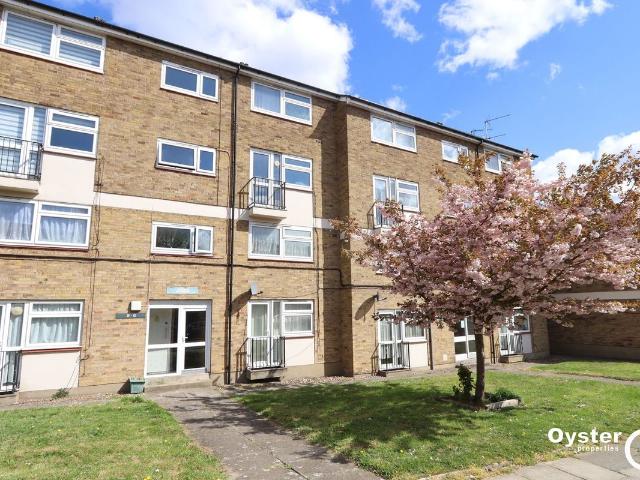 Ivy Road, London N14, 2 bed flat to rent, £1,750 pcm | PrimeLocation