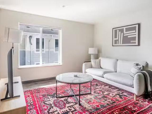 Ivy Ridge, 4760 21st Ave Northeast, University District 1 Be.