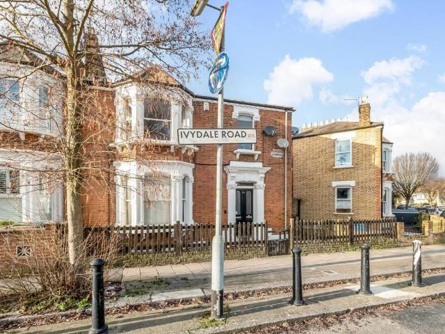 Ivydale Road, London SE15 1 bed flat to rent £1,775 pcm £410 pw