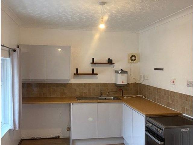 Ivydene, Whitland SA34, 2 bed flat to rent, £650 pcm | PrimeLocation