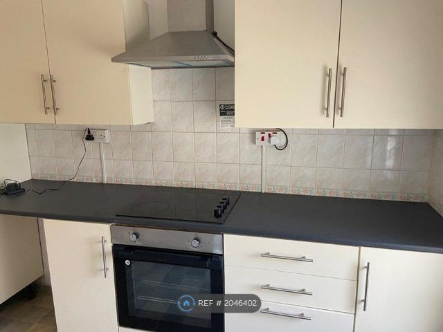 Ivydene, Whitland SA34, 2 bed flat to rent, £600 pcm | PrimeLocation