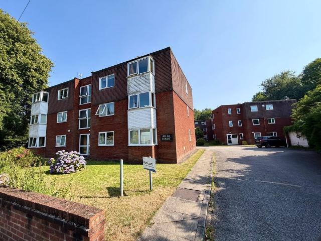 Ivygreen Road, Manchester M21, 2 bed flat to rent, £1,450 pcm | PrimeLocation