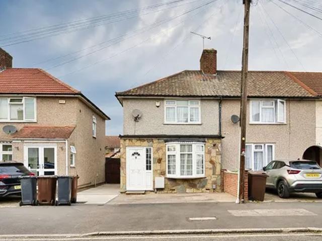Ivyhouse Road, London, RM9 6EU, United Kingdom | 3 bed house for rent #118063823 | Rentberry