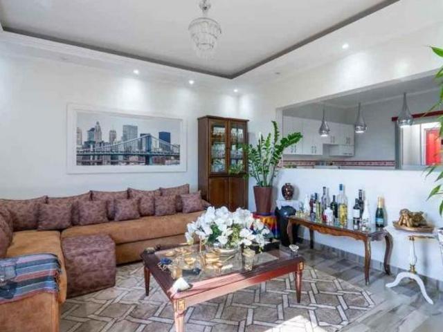 J2223 Sobrado com 2 Quartos à venda, 250m² Jardim Mimas Embu das Artes