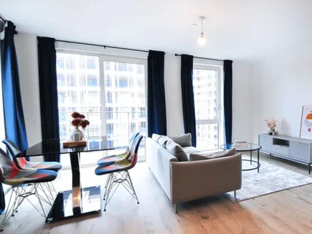 J2 Bellows, 12 Lockside Lane, Salford, M5 4YN, United Kingdom | 3 bed apartment for rent #168088075 | Rentberry