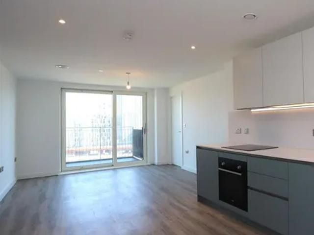 J2 Bellows, 12 Lockside Lane, Salford, M5 4YN, United Kingdom | 2 bed apartment for rent #165430276 | Rentberry