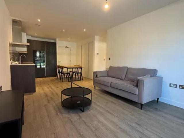 J2 Bellows, 12 Lockside Lane, Salford, M5 4YN, United Kingdom | 2 bed apartment for rent #165747049 | Rentberry