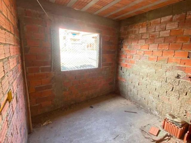 J CASA COM 1 QUARTO A VENDA