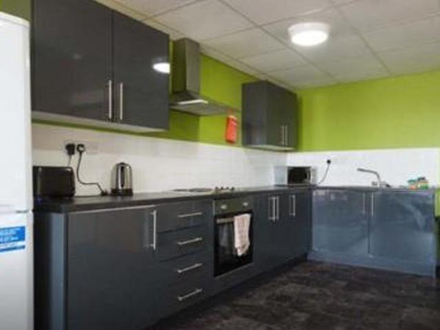 J Premier En suite, London House, 4 Bedroom Flat