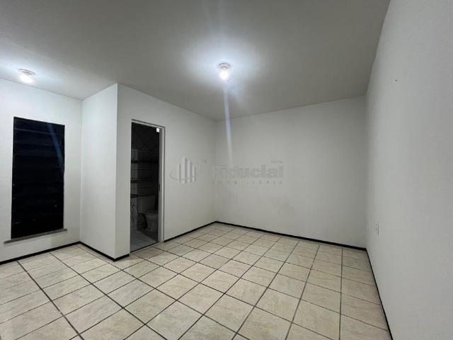 J TAVORA CASA BARAO DE ARACATI, 2190 FUNDOS