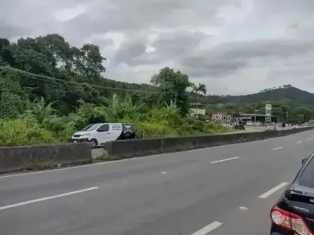 JCI LOTE COMERCIAL frente rodovia p/ galpão 600m² Rio Do Ouro São Gonçalo RJ