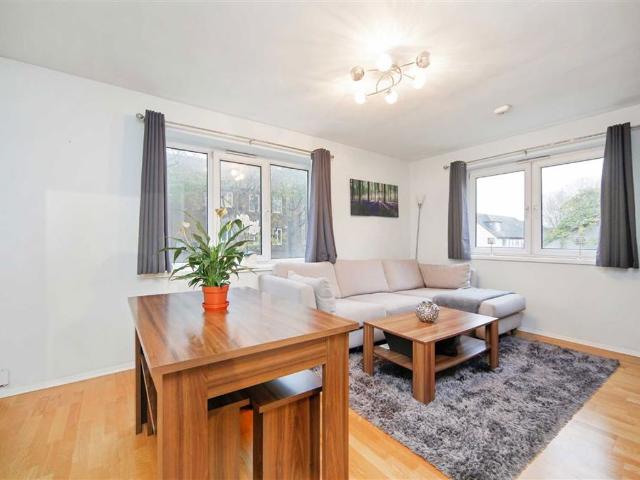 Jamaica Road, Bermondsey SE16, 2 bed flat to rent, £2,350 pcm | PrimeLocation