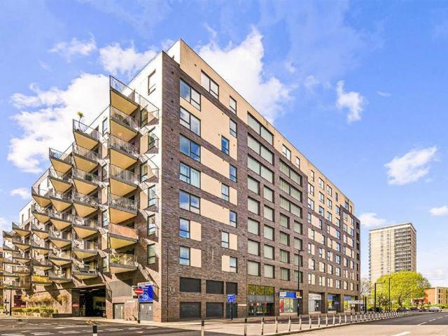 Jamaica Road, London SE16 1 bed flat to rent £2,300 pcm £531 pw