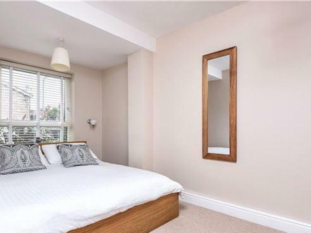 Jamaica Road, London, 1 Bedroom Flat