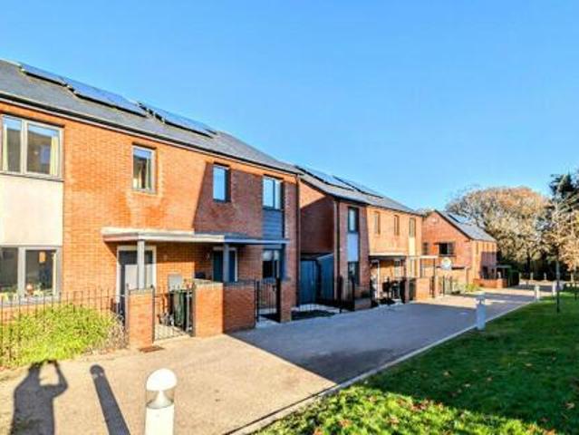 James View, Bordon, 2 Bedroom End