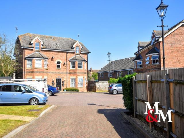 JAMES VILLA, GILBERT MEWS 2 bed apartment to rent £1,295 pcm £299 pw