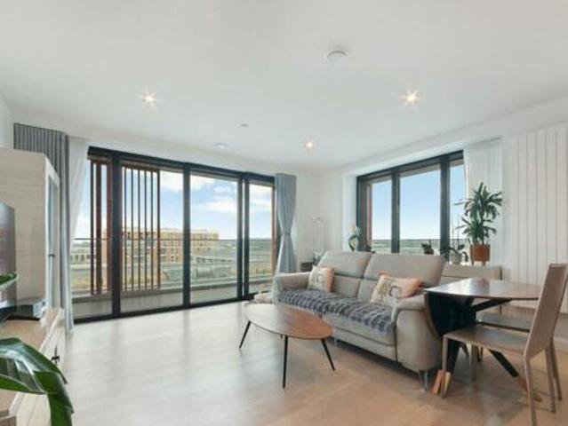 James Cook Building, Royal Wharf, 3 Bedroom Apartment
