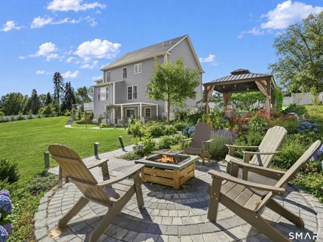 James Farm Rd, Stratford, Home For Sale