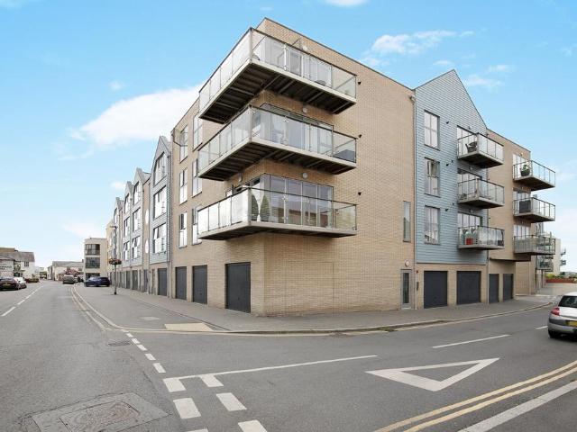 James House, Colchester CO7 2 bed apartment to rent £1,275 pcm £294 pw