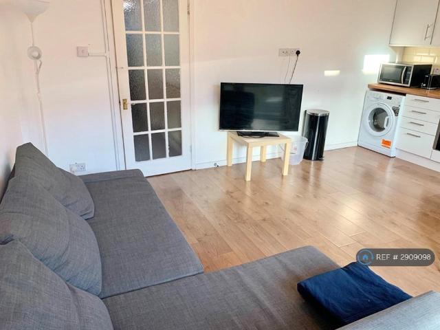 James House, London, E1 4 bed flat to rent £3,500 pcm £808 pw