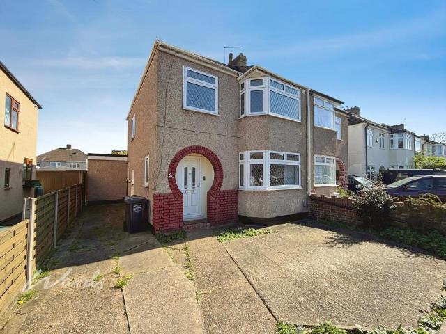 James Road Dartford DA1 3 bed semi detached house to rent £2,100 pcm £485 pw