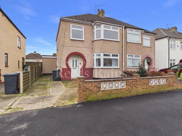 James Road, Kent DA1 3 bed semi detached house to rent £2,100 pcm £485 pw