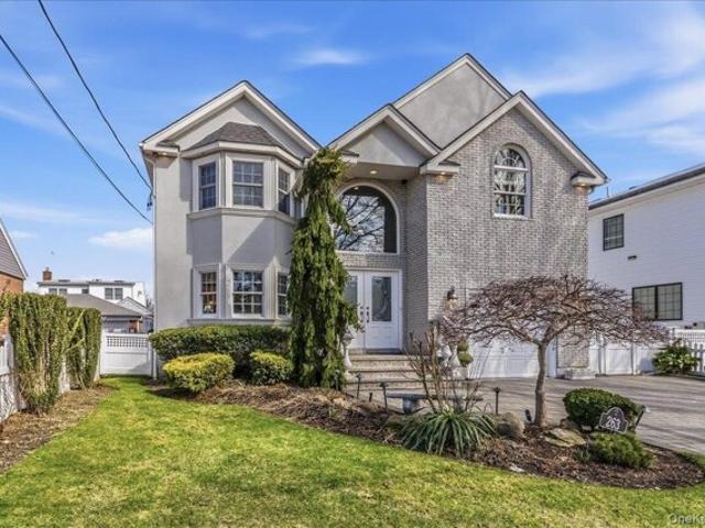 James St, Franklin Square, Home For Sale