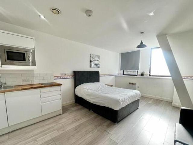 James Street, Bradford, 1 Bedroom Flat
