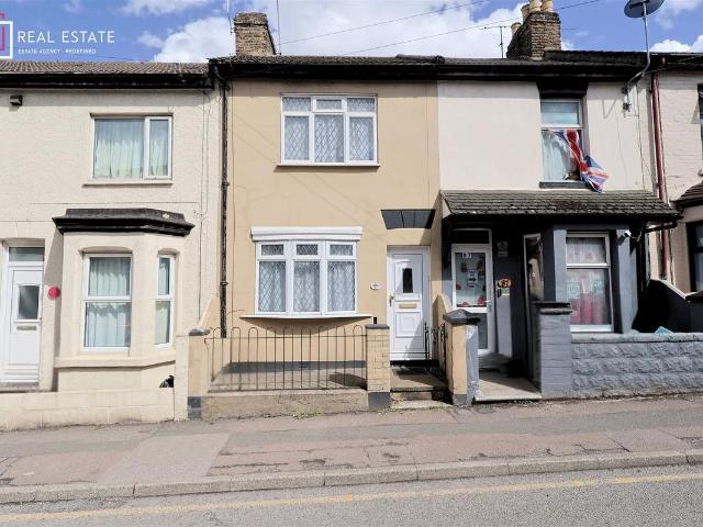 James Street, Gillingham ME7, 2 bed property to rent, £1,350 pcm | PrimeLocation
